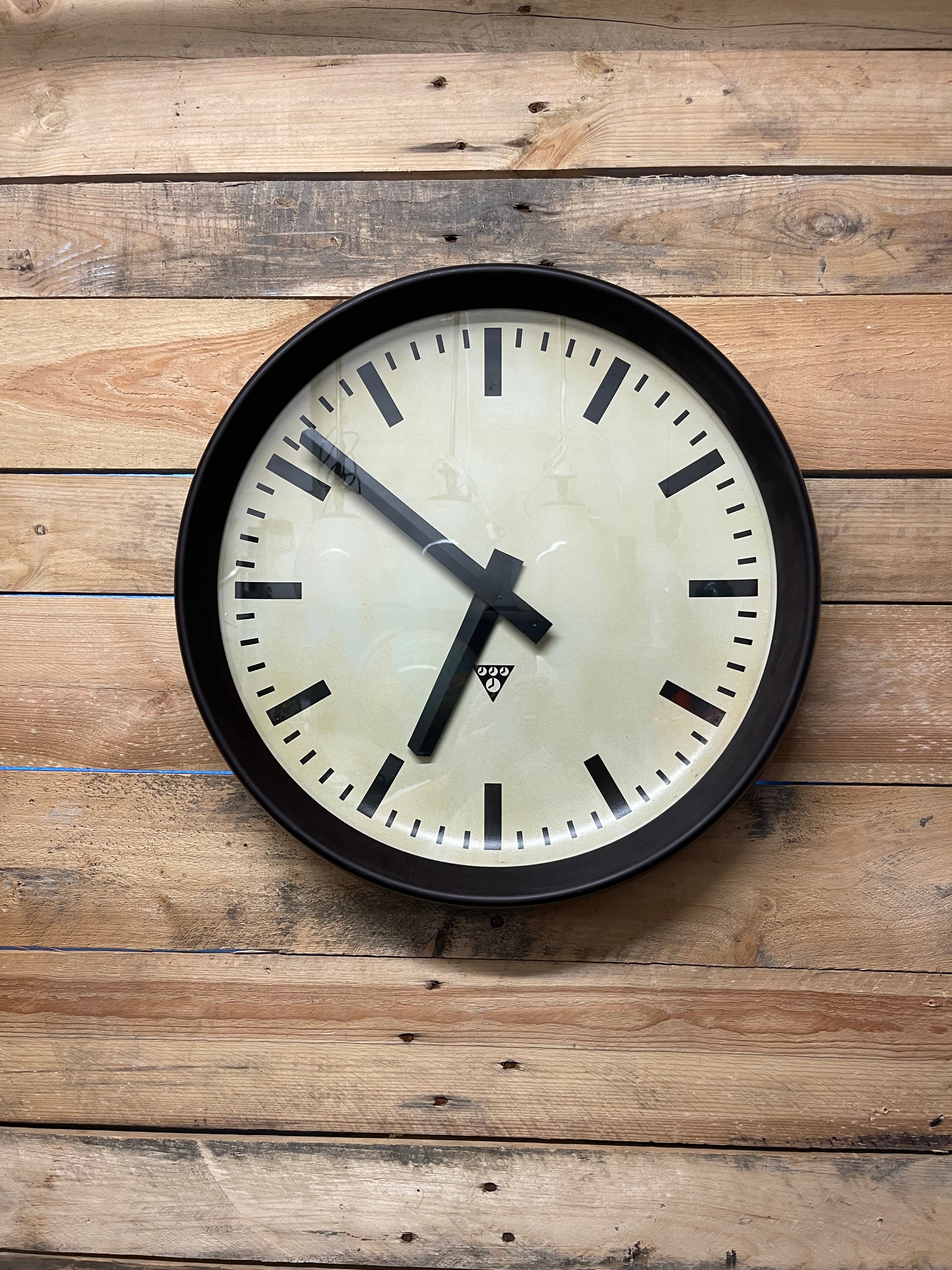 Large Czech 1950s Bakelite Office / Factory Clocks By Pragotron – www ...